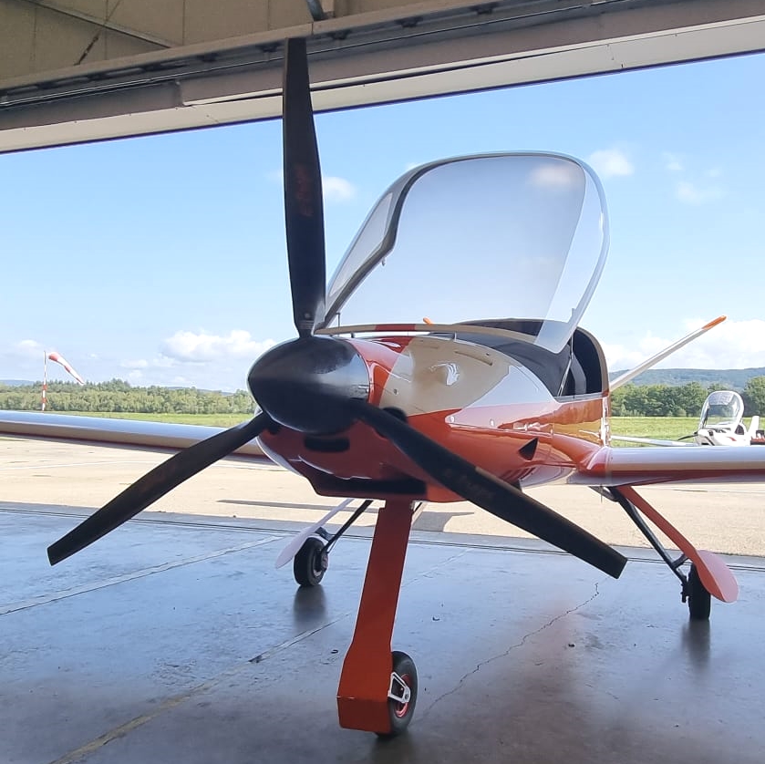 Glorieuse Constant Speed Propeller on Risen 912S - E-PROPS Carbon ...