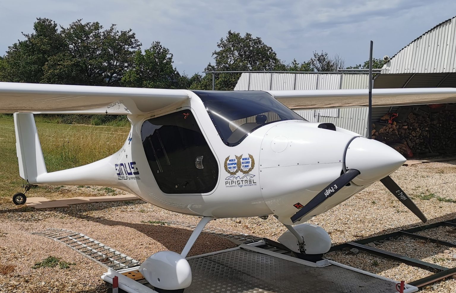 E-PROPS Durandal on Pipistrel Sinus Rotax 912 - E-PROPS Carbon-Titanium ...