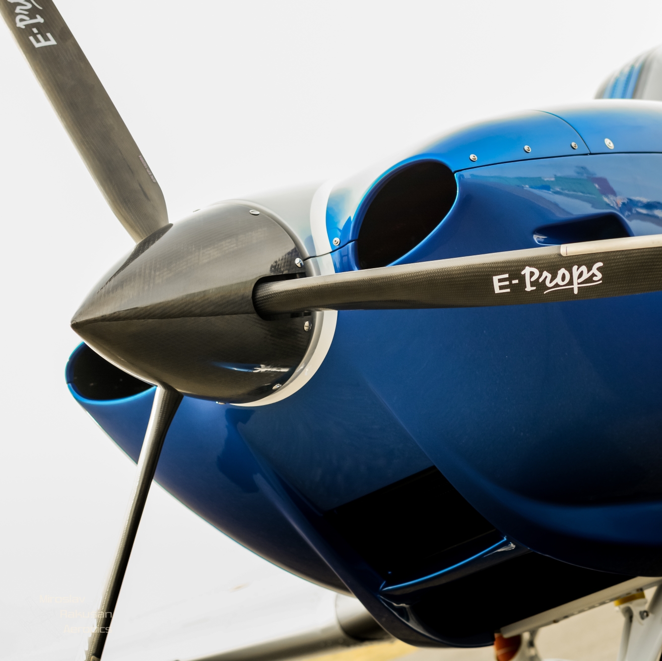 Skyleader 400 with E-Props Durandal - E-PROPS Carbon-Titanium ...